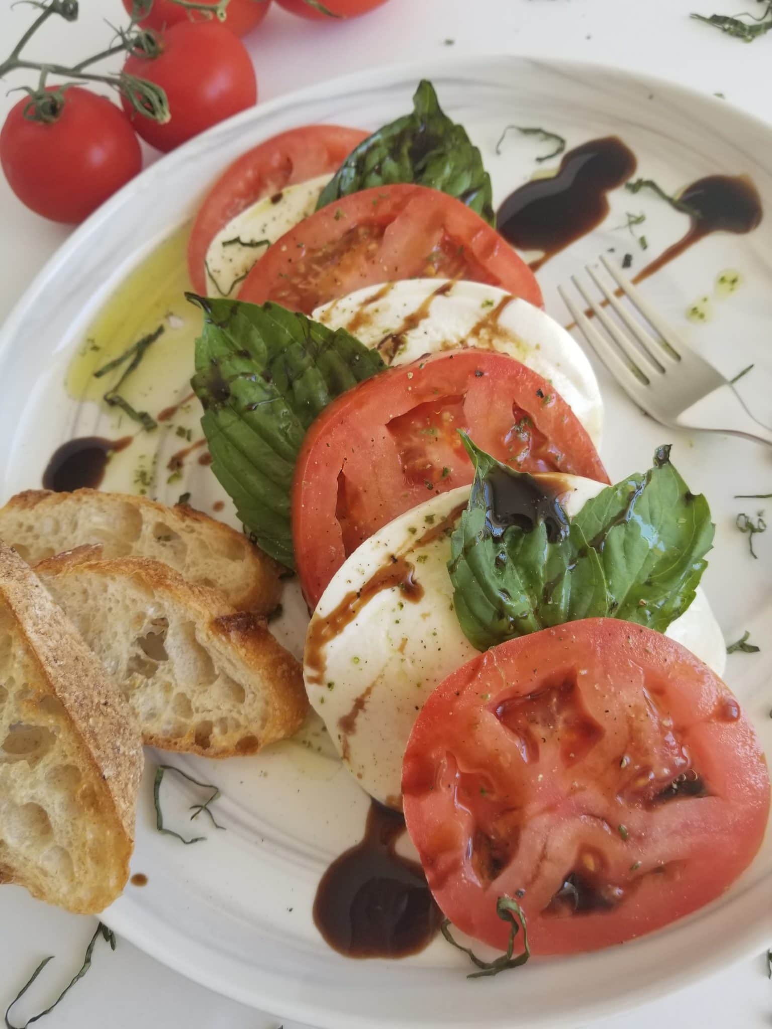 Simple and Delicious Mozzarella Caprese Salad Recipe