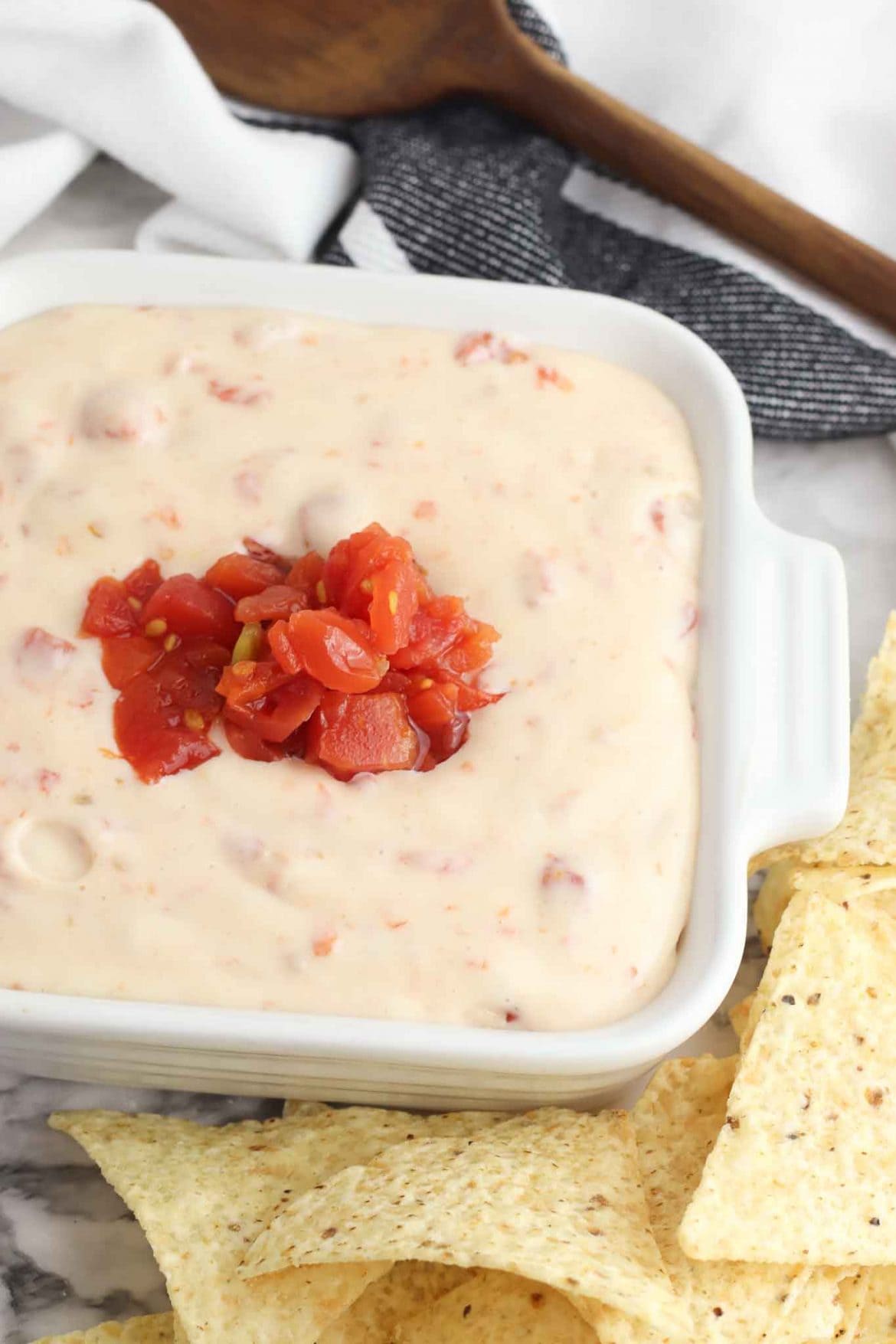 Easy Slow Cooker Queso Dip For Game Day Appetizers