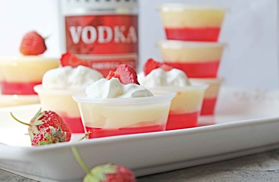 Easy Strawberry Cheesecake Pudding Shots