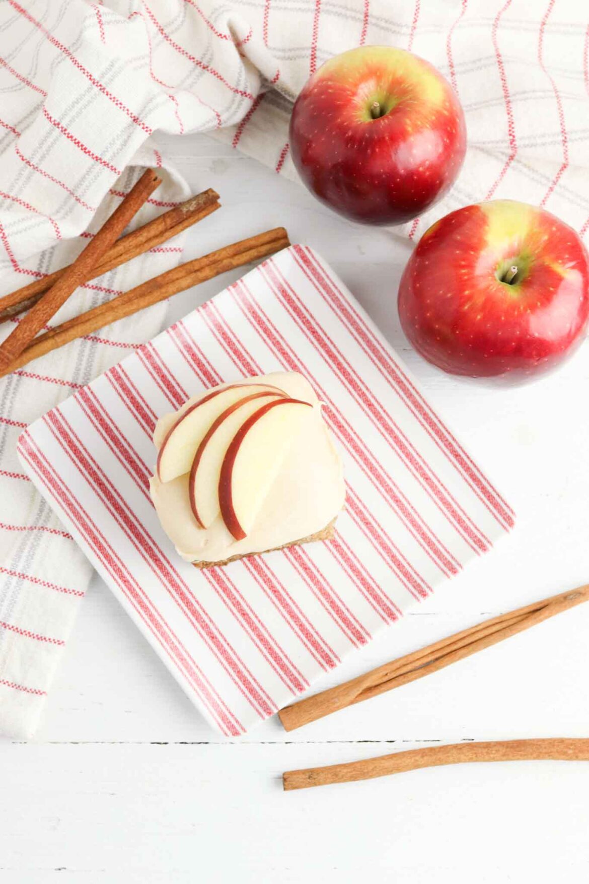 Easy Apple Cake With Caramel Topping
