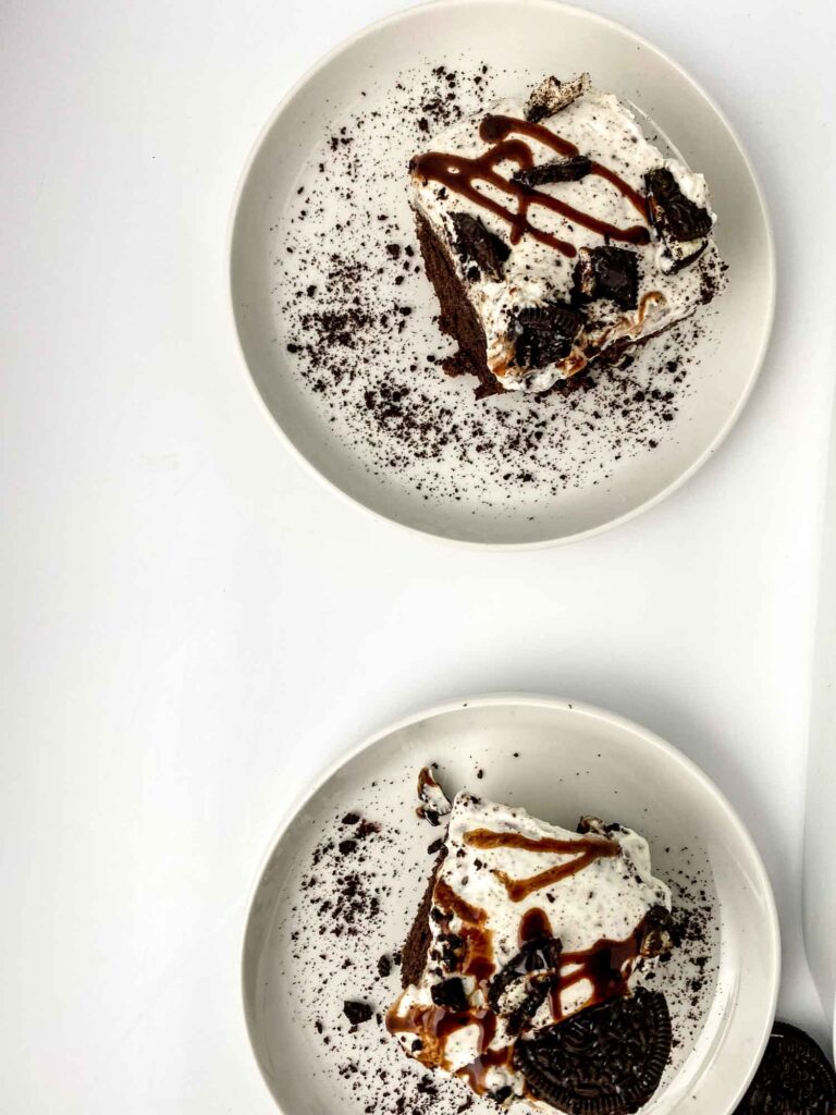 Easy Oreo Poke Cake