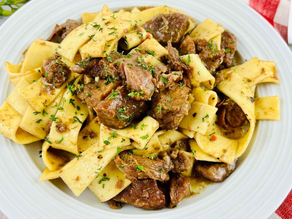 Easy Slow Cooker Italian Pasta Beef Stew