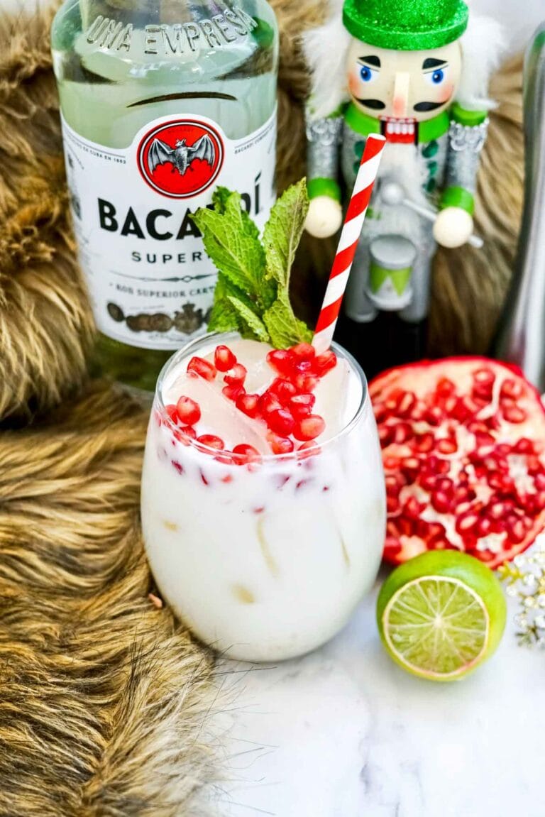 Delicious White Christmas Mojito Cocktail