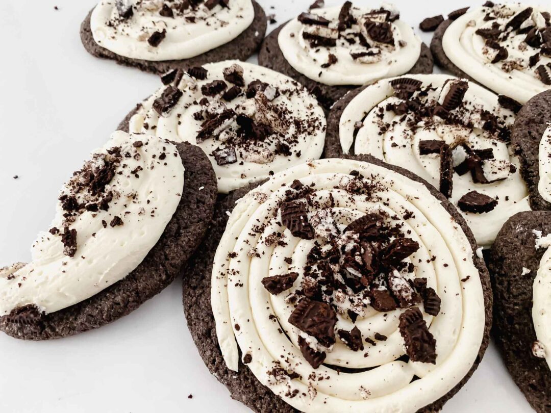 Copycat Crumbl Oreo Cookies – Thick, Soft & Better Than the Bakery