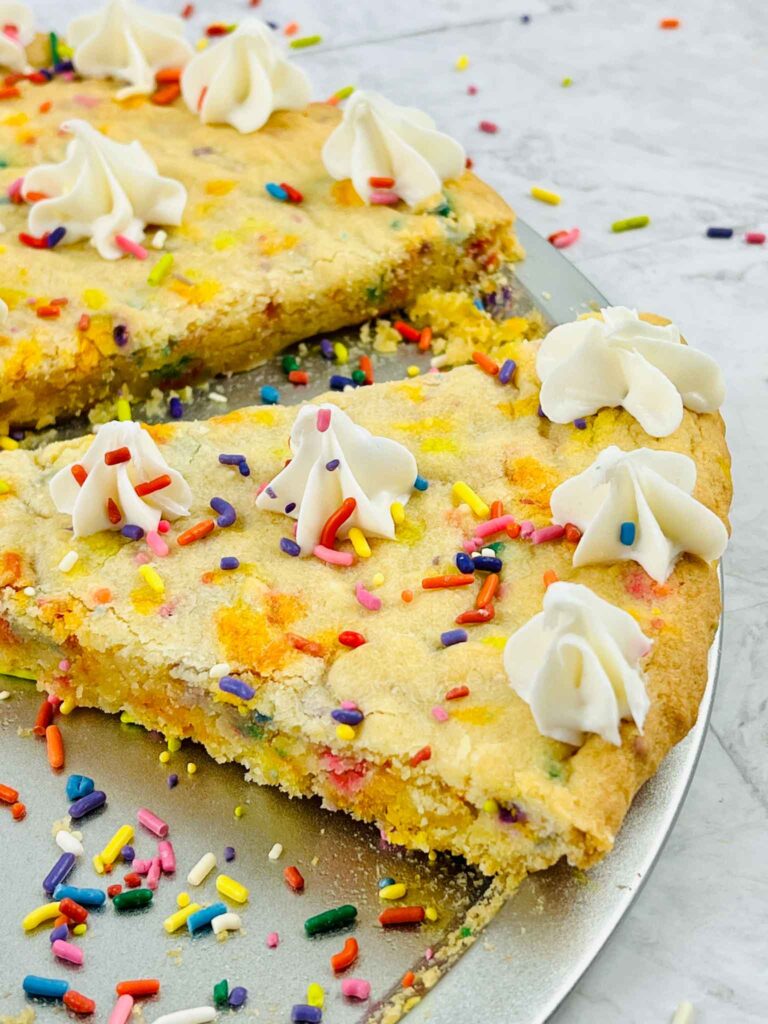 Easy and Delicious Funfetti Cookie Cake
