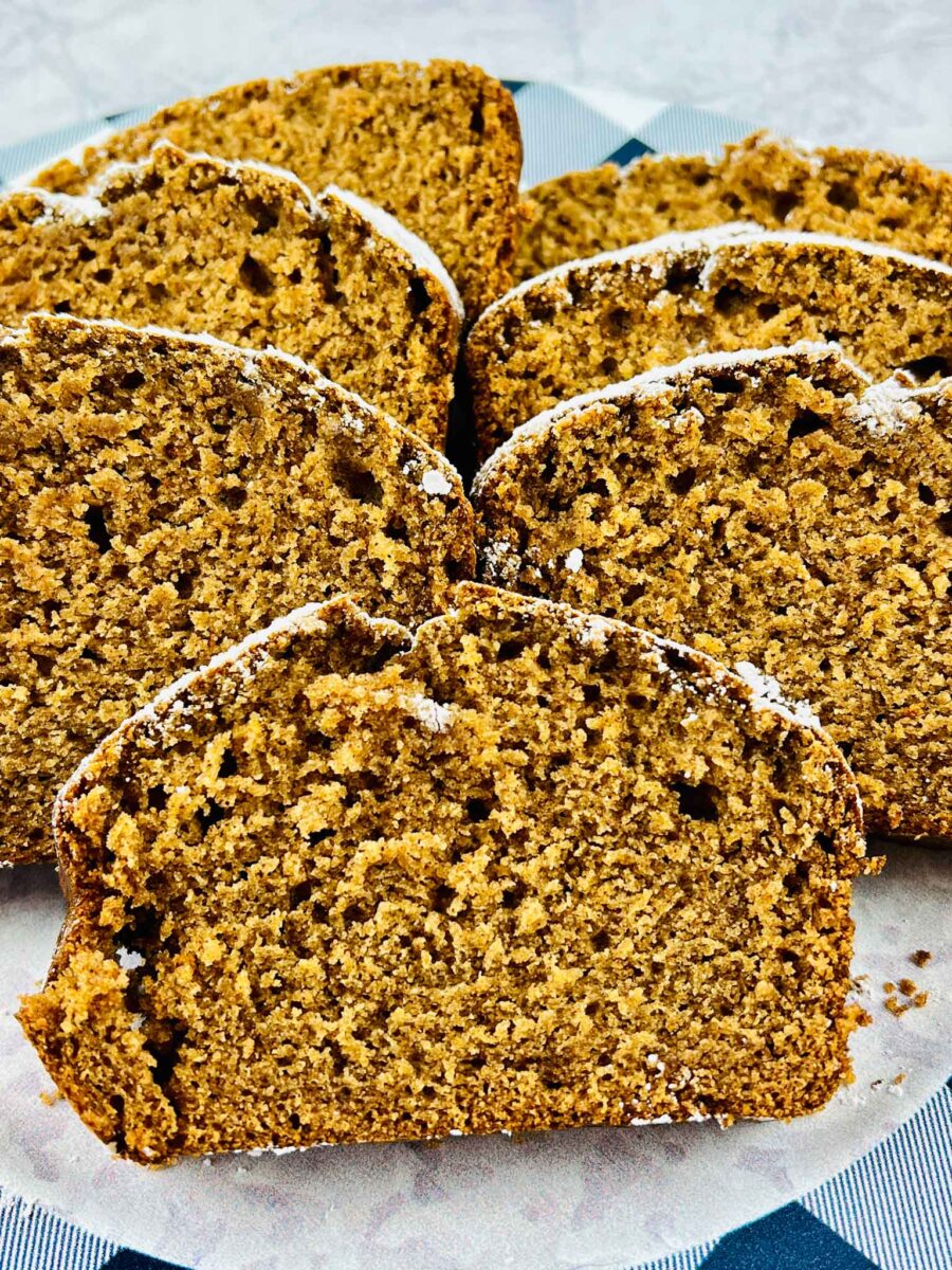 Easy Classic Applesauce Cake Recipe