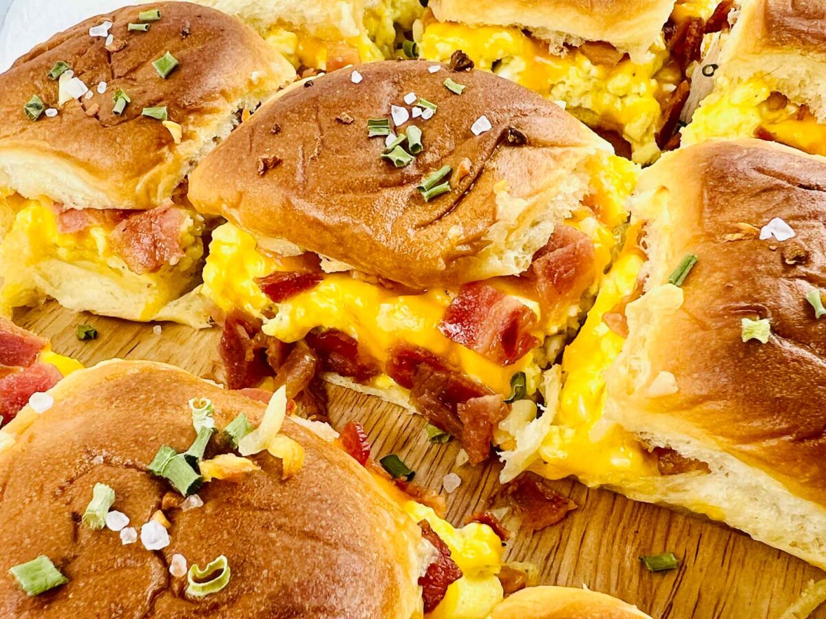 Easy Hawaiian Roll Breakfast Sliders - Brooklyn Active Mama