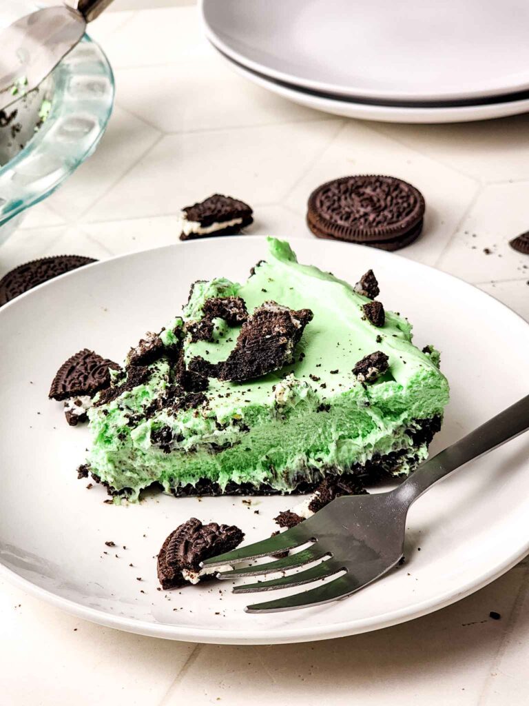 St. Patrick's Day No Bake Oreo Mint Pie - Brooklyn Active Mama
