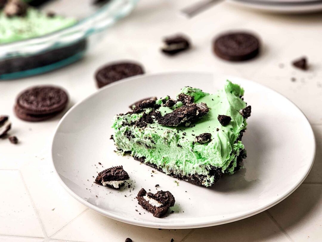 St. Patrick's Day No Bake Oreo Mint Pie - Brooklyn Active Mama