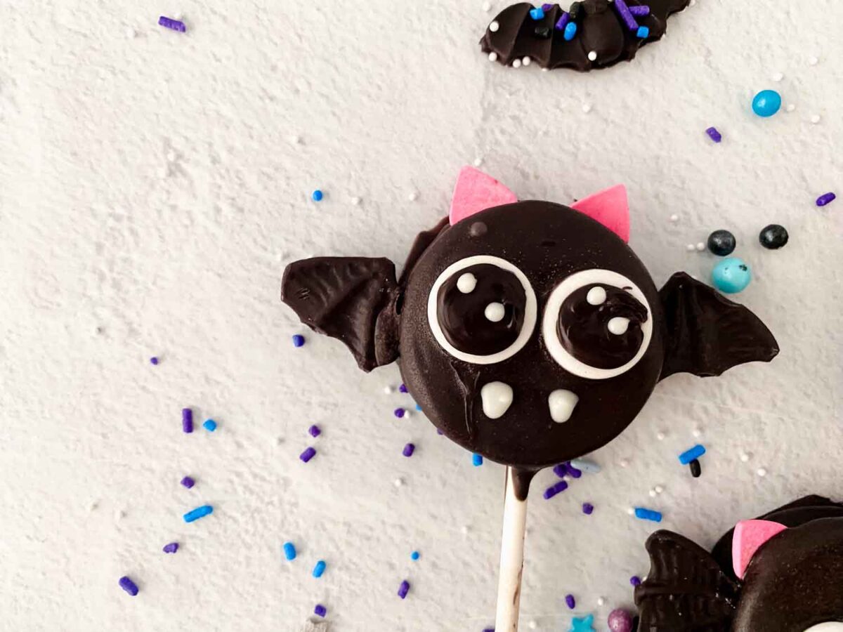 Halloween Oreo Bat Pops